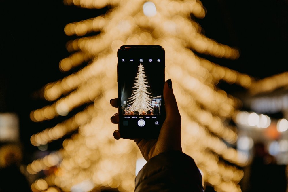 How to use technology to your advantage this holiday season